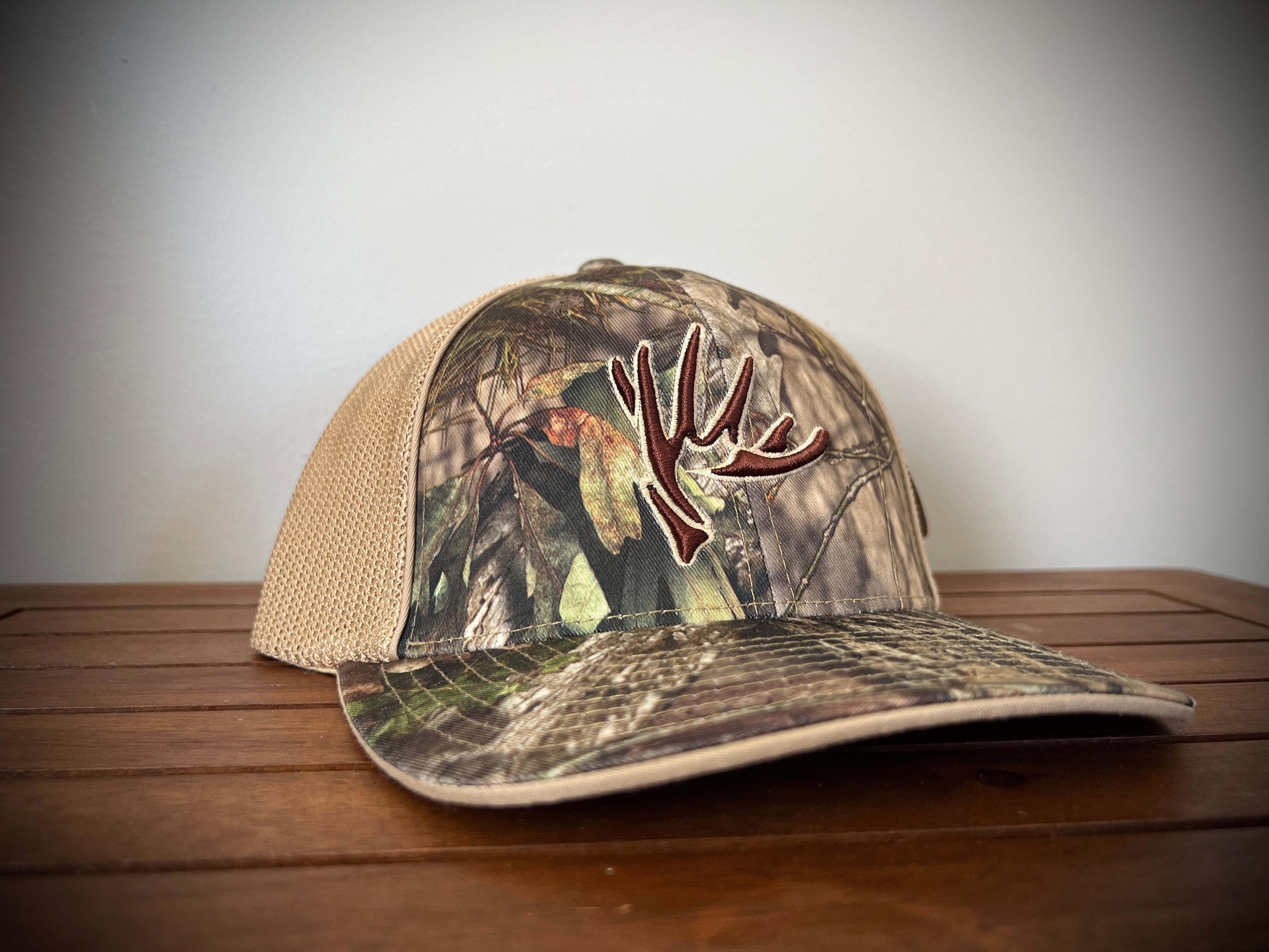 Fitted Mossy Oak Antler Logo Whitetail Edge 1569